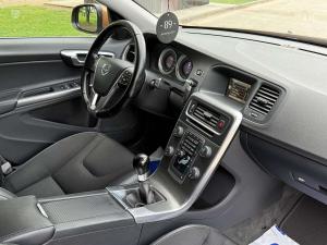 Brūns Volvo V60 2011 Raseiniai, ar dzinēja tilpumu 1.98 L un nobraukumu 295 tūkst. km par 5250 €, foto 29 vietnē AUTOMOTO.COM.LV