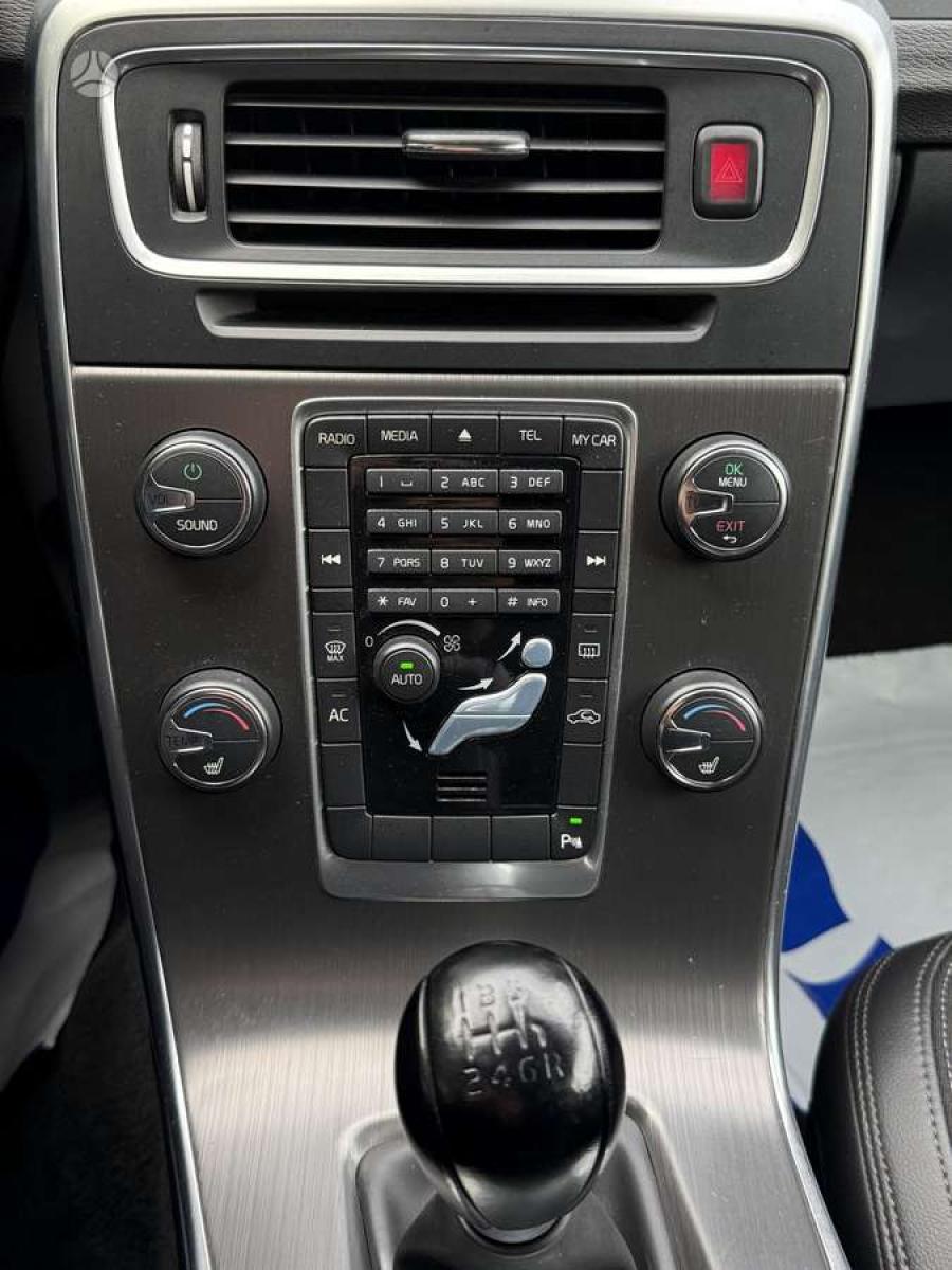 Brūns Volvo V60 2011 Raseiniai, ar dzinēja tilpumu 1.98 L un nobraukumu 295 tūkst. km par 5250 €, foto 31 vietnē AUTOMOTO.COM.LV