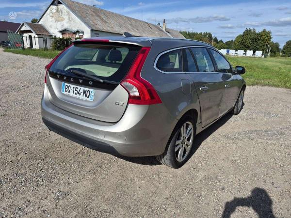 Brown Volvo V60 2011 in Taurage, with an engine capacity of 1.98 L and mileage of 322 thousand km for 3200 €, photo 8 on AUTOMOTO.COM.LV