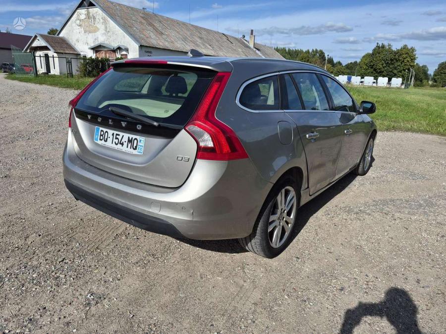 Brown Volvo V60 2011 in Taurage, with an engine capacity of 1.98 L and mileage of 322 thousand km for 3200 €, photo 8 on AUTOMOTO.COM.LV