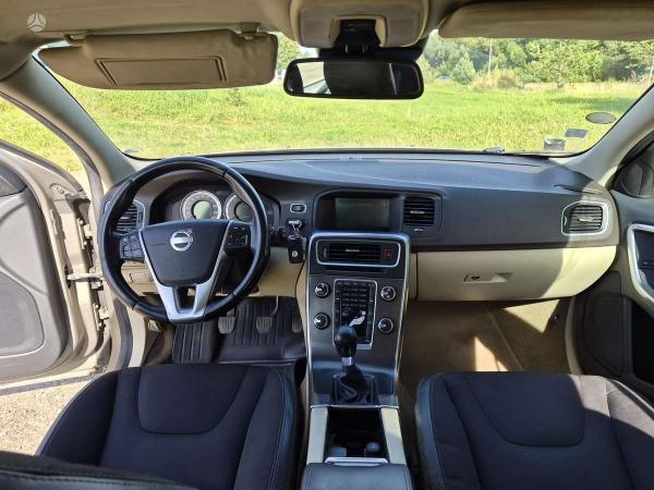 Brown Volvo V60 2011 in Taurage, with an engine capacity of 1.98 L and mileage of 322 thousand km for 3200 €, photo 11 on AUTOMOTO.COM.LV