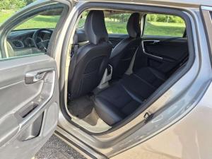 Brown Volvo V60 2011 in Taurage, with an engine capacity of 1.98 L and mileage of 322 thousand km for 3200 €, photo 15 on AUTOMOTO.COM.LV