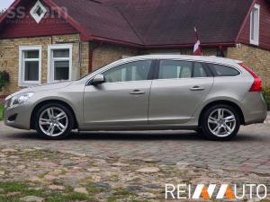Brown Volvo V60 2011 in Riga, with an engine capacity of 2.00 L and mileage of 287 thousand km for 5950 €, photo 3 on AUTOMOTO.COM.LV