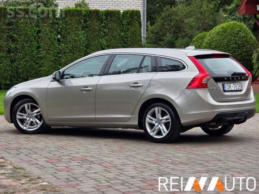 Brown Volvo V60 2011 in Riga, with an engine capacity of 2.00 L and mileage of 287 thousand km for 5950 €, photo 4 on AUTOMOTO.COM.LV