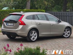 Brown Volvo V60 2011 in Riga, with an engine capacity of 2.00 L and mileage of 287 thousand km for 5950 €, photo 6 on AUTOMOTO.COM.LV
