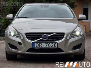 Brown Volvo V60 2011 in Riga, with an engine capacity of 2.00 L and mileage of 287 thousand km for 5950 €, photo 9 on AUTOMOTO.COM.LV
