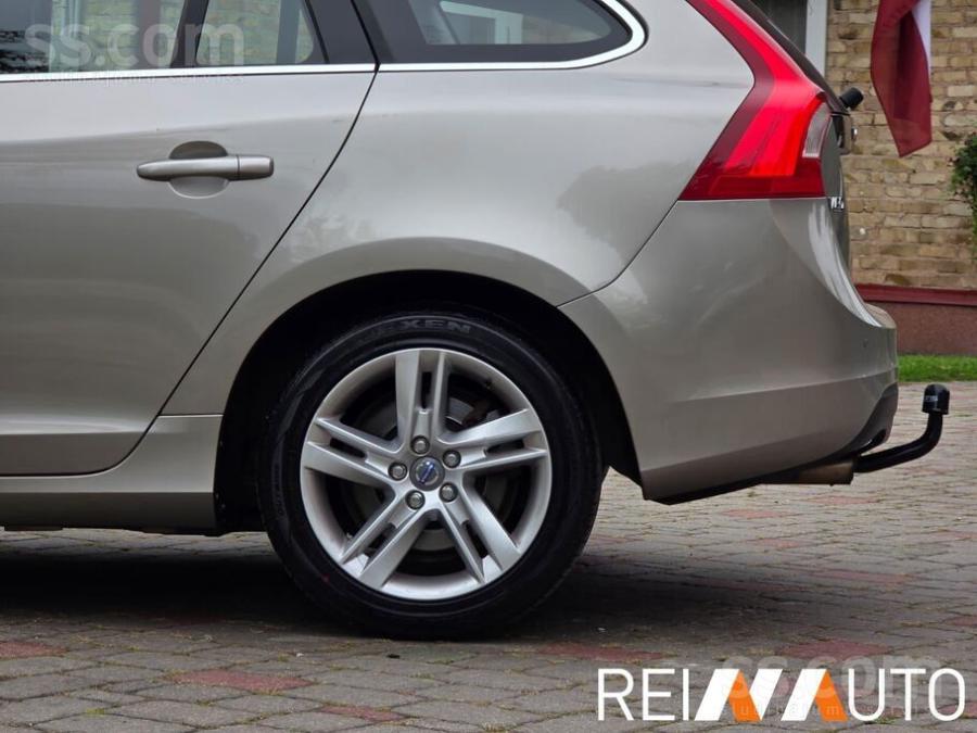 Brown Volvo V60 2011 in Riga, with an engine capacity of 2.00 L and mileage of 287 thousand km for 5950 €, photo 10 on AUTOMOTO.COM.LV