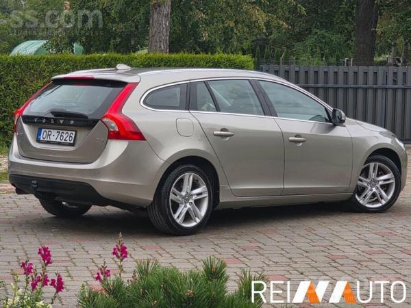 Brūns Volvo V60 2011 Rīga, ar dzinēja tilpumu 2.00 L un nobraukumu 287 tūkst. km par 5950 €, foto 6 vietnē AUTOMOTO.COM.LV