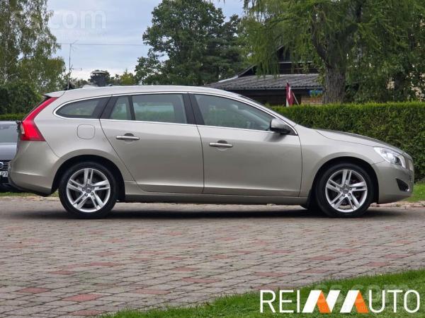 Brūns Volvo V60 2011 Rīga, ar dzinēja tilpumu 2.00 L un nobraukumu 287 tūkst. km par 5950 €, foto 7 vietnē AUTOMOTO.COM.LV