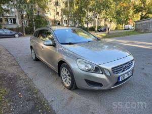 Brown Volvo V60 2011 in Riga, with an engine capacity of 1.60 L and mileage of 375 thousand km for 3200 €, photo  on AUTOMOTO.COM.LV