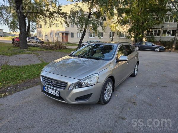 Brūns Volvo V60 2011 Rīga, ar dzinēja tilpumu 1.60 L un nobraukumu 375 tūkst. km par 3200 €, foto 3 vietnē AUTOMOTO.COM.LV