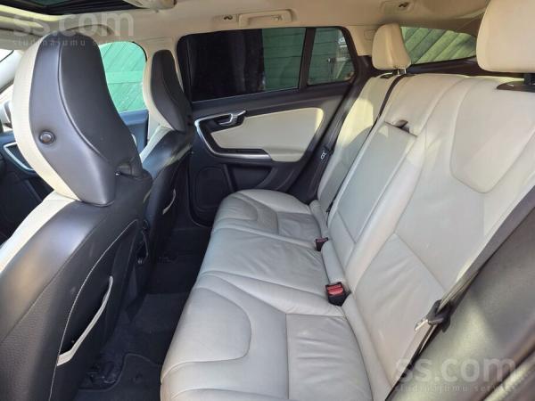 Brūns Volvo V60 2011 Rīga, ar dzinēja tilpumu 1.60 L un nobraukumu 375 tūkst. km par 3200 €, foto 11 vietnē AUTOMOTO.COM.LV