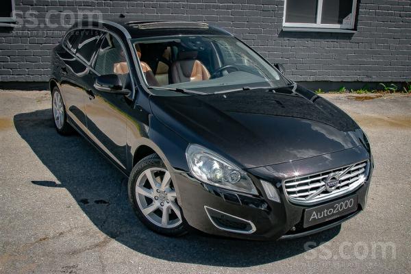 Brown Volvo V60 2012 in Tukums, with an engine capacity of 2.00 L and mileage of 289 thousand km for 5750 €, photo 5 on AUTOMOTO.COM.LV