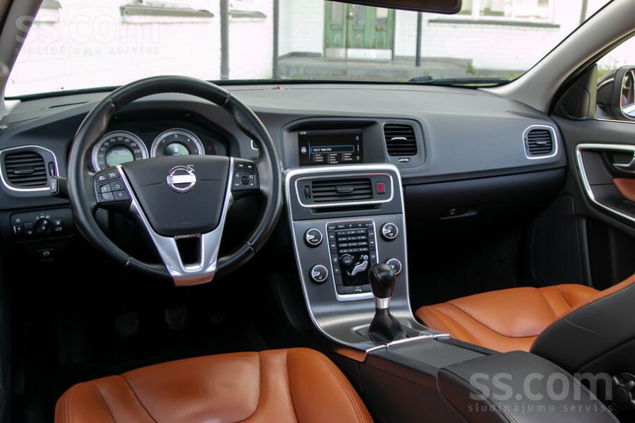 Brūns Volvo V60 2012 Tukums, ar dzinēja tilpumu 2.00 L un nobraukumu 289 tūkst. km par 5750 €, foto 13 vietnē AUTOMOTO.COM.LV