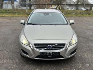 Brūns Volvo V60 2012 Marijampole, ar dzinēja tilpumu 1.56 L un nobraukumu 238 tūkst. km par 4450 €, foto 2 vietnē AUTOMOTO.COM.LV