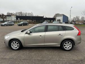 Brūns Volvo V60 2012 Marijampole, ar dzinēja tilpumu 1.56 L un nobraukumu 238 tūkst. km par 4450 €, foto 8 vietnē AUTOMOTO.COM.LV