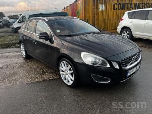 Brūns Volvo V60 2012 Rīga, ar dzinēja tilpumu 2.40 L un nobraukumu 369 tūkst. km par 6800 €, foto 7 vietnē AUTOMOTO.COM.LV