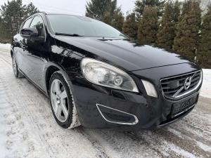 Brūns Volvo V60 2012 Alīta, ar dzinēja tilpumu 1.98 L un nobraukumu 262 tūkst. km par 4950 €, foto  vietnē AUTOMOTO.COM.LV