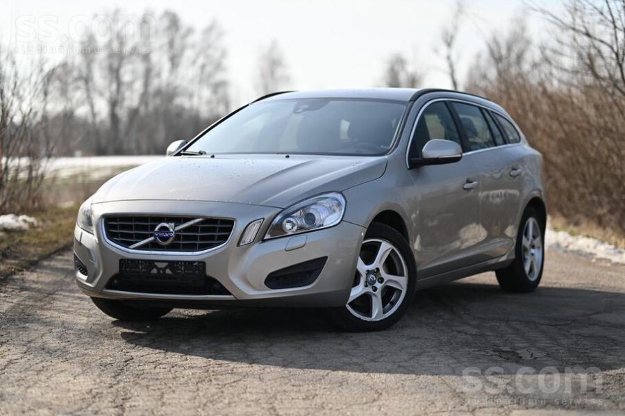 Brūns Volvo V60 2012 Dobele, ar dzinēja tilpumu 2.00 L un nobraukumu 245 tūkst. km par 7550 €, foto 4 vietnē AUTOMOTO.COM.LV