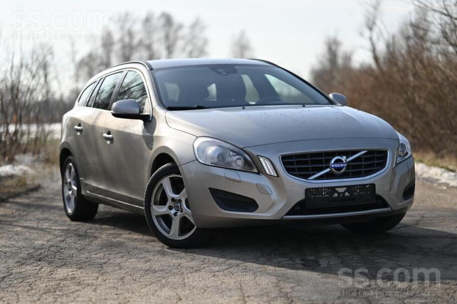 Brūns Volvo V60 2012 Dobele, ar dzinēja tilpumu 2.00 L un nobraukumu 245 tūkst. km par 7550 €, foto 5 vietnē AUTOMOTO.COM.LV