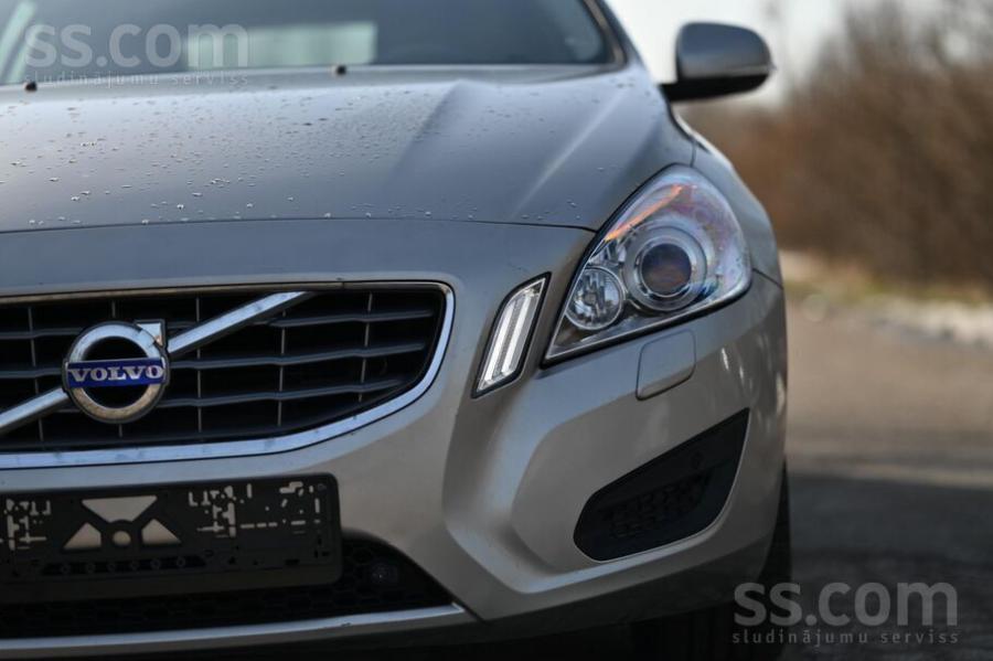 Brūns Volvo V60 2012 Dobele, ar dzinēja tilpumu 2.00 L un nobraukumu 245 tūkst. km par 7550 €, foto 6 vietnē AUTOMOTO.COM.LV