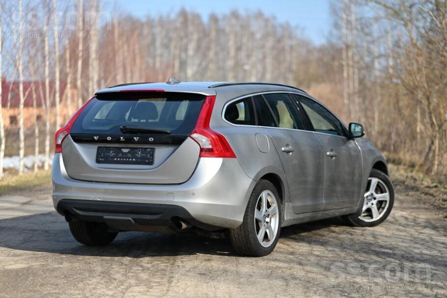 Brūns Volvo V60 2012 Dobele, ar dzinēja tilpumu 2.00 L un nobraukumu 245 tūkst. km par 7550 €, foto 9 vietnē AUTOMOTO.COM.LV