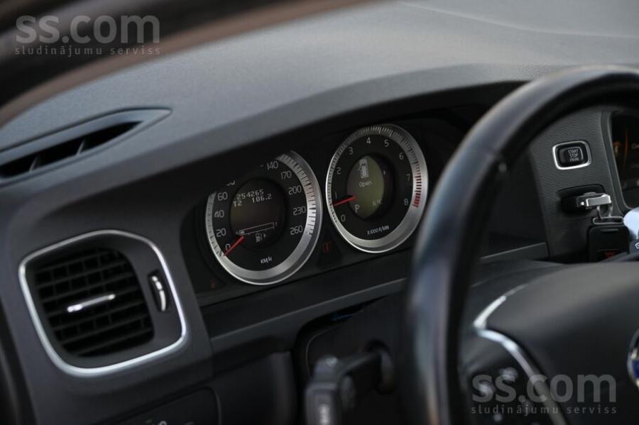 Brūns Volvo V60 2012 Dobele, ar dzinēja tilpumu 2.00 L un nobraukumu 245 tūkst. km par 7550 €, foto 15 vietnē AUTOMOTO.COM.LV