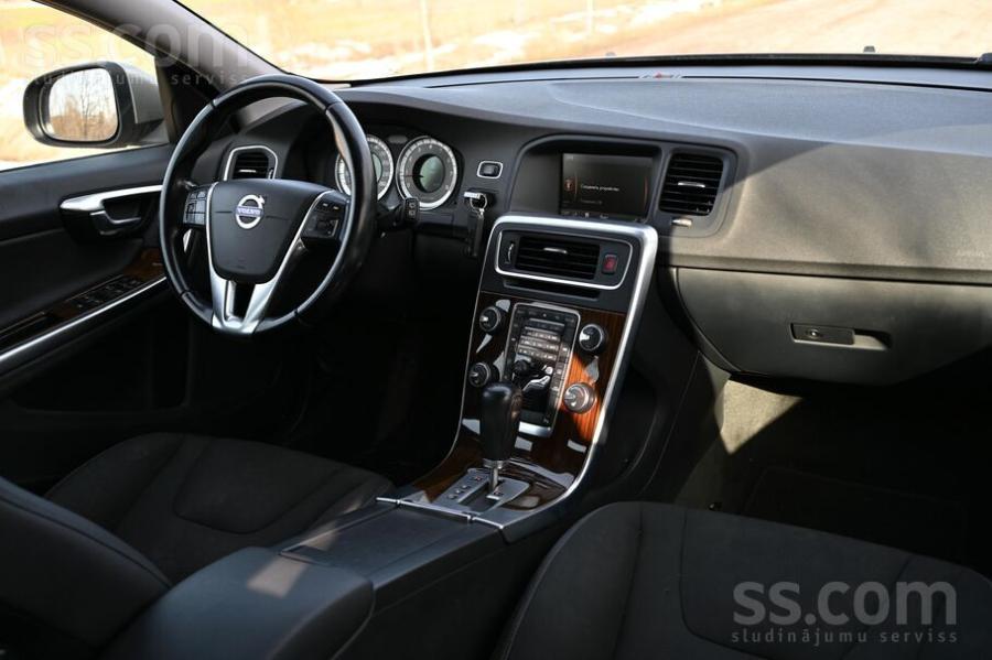 Brūns Volvo V60 2012 Dobele, ar dzinēja tilpumu 2.00 L un nobraukumu 245 tūkst. km par 7550 €, foto 16 vietnē AUTOMOTO.COM.LV