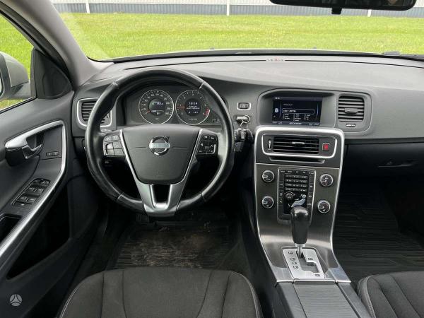 Brūns Volvo V60 2012 Tauragė, ar dzinēja tilpumu 1.98 L un nobraukumu 250 tūkst. km par 4900 €, foto 9 vietnē AUTOMOTO.COM.LV