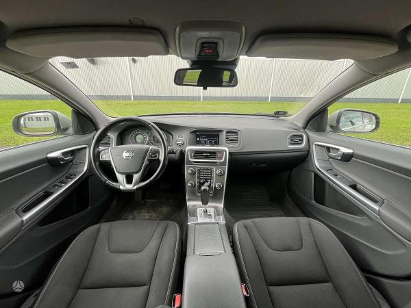 Brūns Volvo V60 2012 Tauragė, ar dzinēja tilpumu 1.98 L un nobraukumu 250 tūkst. km par 4900 €, foto 10 vietnē AUTOMOTO.COM.LV