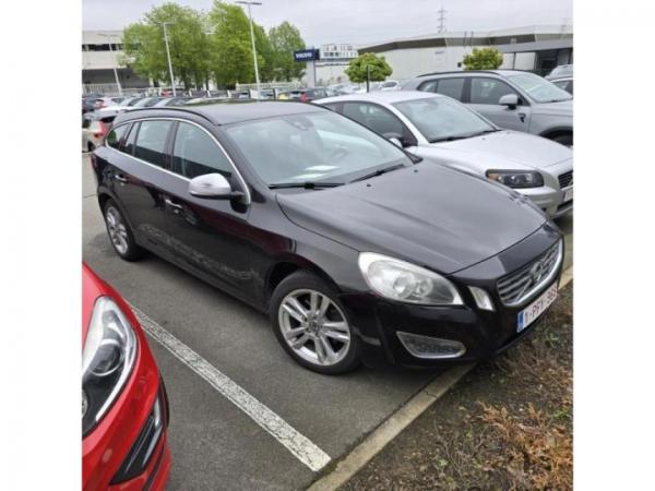 Brown Volvo V60 2012 in Riga, with an engine capacity of 1.60 L and mileage of 245 thousand km for 6495 €, photo 2 on AUTOMOTO.COM.LV