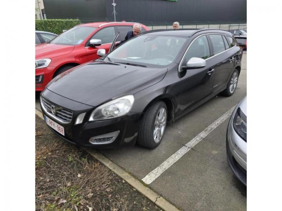 Brūns Volvo V60 2012 Rīga, ar dzinēja tilpumu 1.60 L un nobraukumu 245 tūkst. km par 6495 €, foto 6 vietnē AUTOMOTO.COM.LV