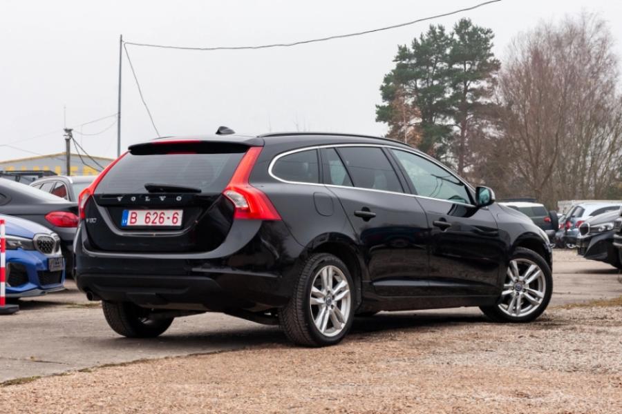 Brūns Volvo V60 2012 Rīga, ar dzinēja tilpumu 1.60 L un nobraukumu 245 tūkst. km par 6495 €, foto 7 vietnē AUTOMOTO.COM.LV
