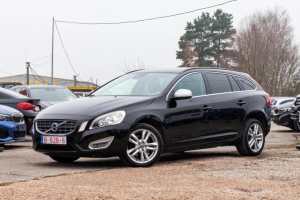 Brown Volvo V60 2012 in Riga, with an engine capacity of 1.60 L and mileage of 245 thousand km for 6495 €, photo 9 on AUTOMOTO.COM.LV
