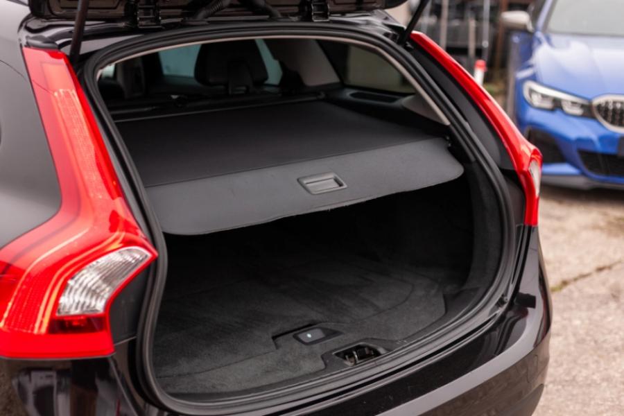 Brūns Volvo V60 2012 Rīga, ar dzinēja tilpumu 1.60 L un nobraukumu 245 tūkst. km par 6495 €, foto 17 vietnē AUTOMOTO.COM.LV