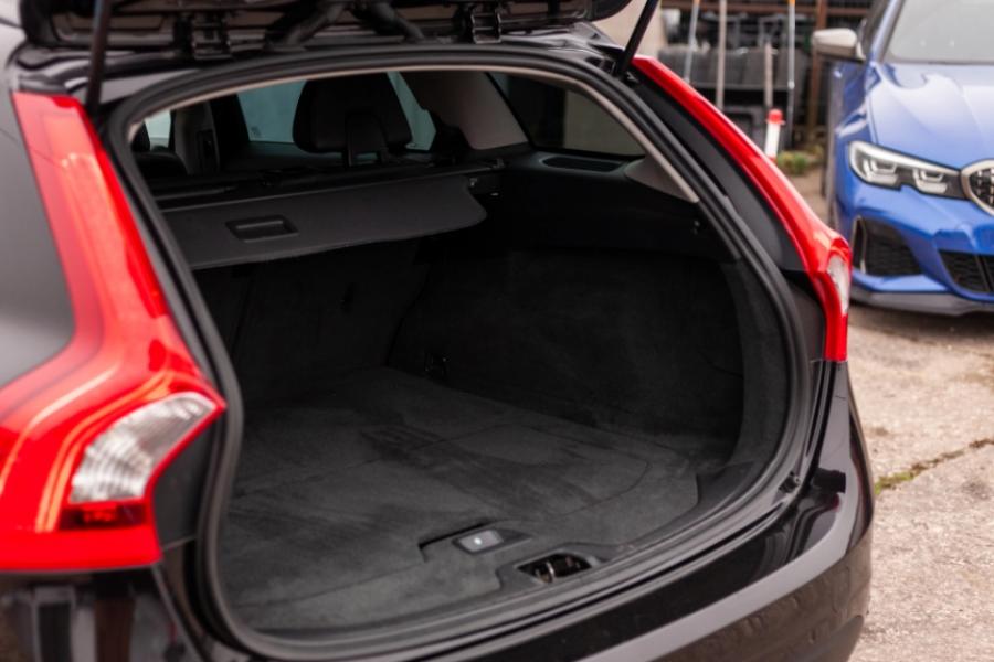 Brūns Volvo V60 2012 Rīga, ar dzinēja tilpumu 1.60 L un nobraukumu 245 tūkst. km par 6495 €, foto 18 vietnē AUTOMOTO.COM.LV