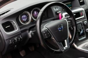 Brūns Volvo V60 2012 Rīga, ar dzinēja tilpumu 1.60 L un nobraukumu 245 tūkst. km par 6495 €, foto 22 vietnē AUTOMOTO.COM.LV