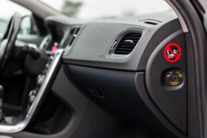 Brūns Volvo V60 2012 Rīga, ar dzinēja tilpumu 1.60 L un nobraukumu 245 tūkst. km par 6495 €, foto 25 vietnē AUTOMOTO.COM.LV