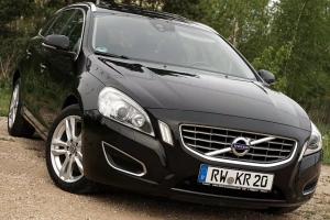 Brūns Volvo V60 2012 Rīga, ar dzinēja tilpumu 2.40 L un nobraukumu 193 tūkst. km par 8900 €, foto 3 vietnē AUTOMOTO.COM.LV