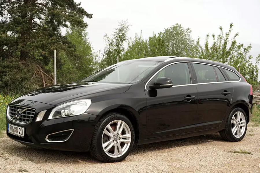 Brūns Volvo V60 2012 Rīga, ar dzinēja tilpumu 2.40 L un nobraukumu 193 tūkst. km par 8900 €, foto 6 vietnē AUTOMOTO.COM.LV