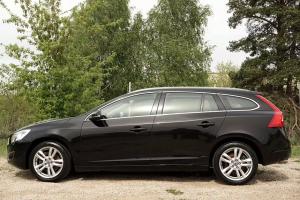 Brūns Volvo V60 2012 Rīga, ar dzinēja tilpumu 2.40 L un nobraukumu 193 tūkst. km par 8900 €, foto 7 vietnē AUTOMOTO.COM.LV