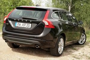 Brūns Volvo V60 2012 Rīga, ar dzinēja tilpumu 2.40 L un nobraukumu 193 tūkst. km par 8900 €, foto 10 vietnē AUTOMOTO.COM.LV