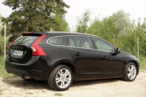 Brūns Volvo V60 2012 Rīga, ar dzinēja tilpumu 2.40 L un nobraukumu 193 tūkst. km par 8900 €, foto 11 vietnē AUTOMOTO.COM.LV