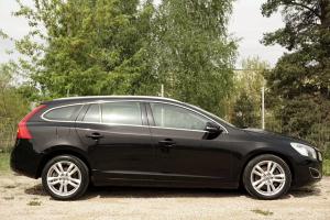 Brūns Volvo V60 2012 Rīga, ar dzinēja tilpumu 2.40 L un nobraukumu 193 tūkst. km par 8900 €, foto 12 vietnē AUTOMOTO.COM.LV