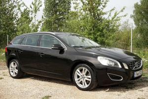 Brūns Volvo V60 2012 Rīga, ar dzinēja tilpumu 2.40 L un nobraukumu 193 tūkst. km par 8900 €, foto 13 vietnē AUTOMOTO.COM.LV