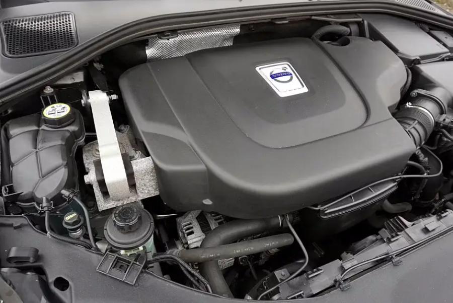 Brūns Volvo V60 2012 Rīga, ar dzinēja tilpumu 2.40 L un nobraukumu 193 tūkst. km par 8900 €, foto 27 vietnē AUTOMOTO.COM.LV