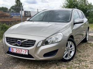 Brūns Volvo V60 2012 Rīga, ar dzinēja tilpumu 1.60 L un nobraukumu 158 tūkst. km par 6995 €, foto 4 vietnē AUTOMOTO.COM.LV