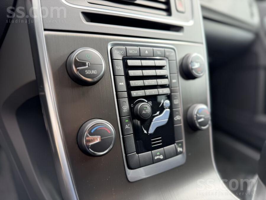 Brūns Volvo V60 2012 Rīga, ar dzinēja tilpumu 1.60 L un nobraukumu 158 tūkst. km par 6995 €, foto 12 vietnē AUTOMOTO.COM.LV