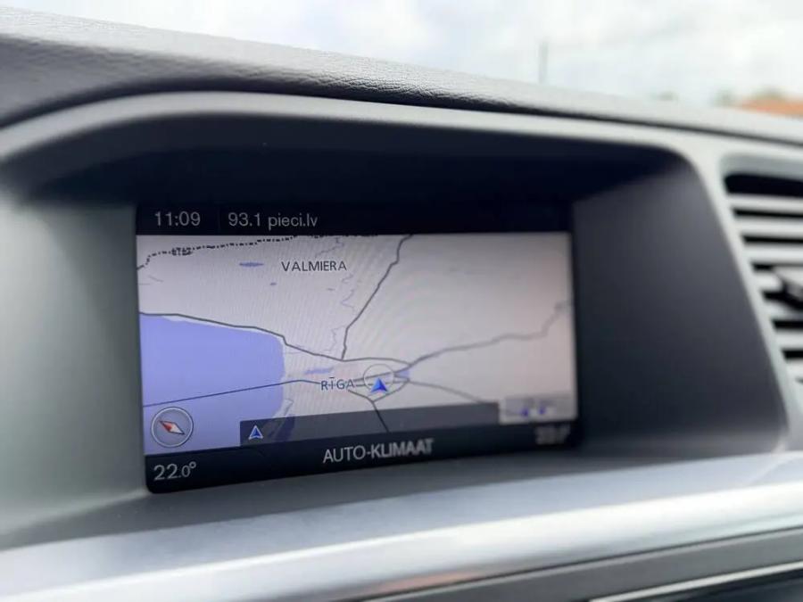 Brown Volvo V60 2012 in Riga, with an engine capacity of 1.60 L and mileage of 158 thousand km for 6995 €, photo 16 on AUTOMOTO.COM.LV