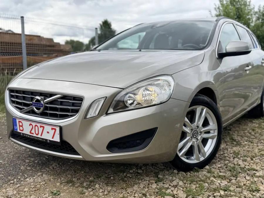 Brown Volvo V60 2012 in Riga, with an engine capacity of 1.60 L and mileage of 158 thousand km for 6995 €, photo 25 on AUTOMOTO.COM.LV
